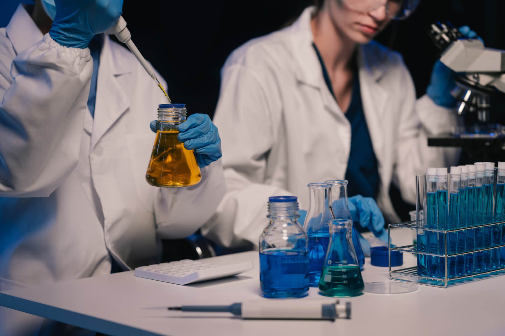 What types of jobs are there in life sciences?