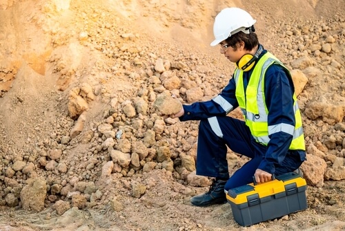 What is a geotechnical engineer?